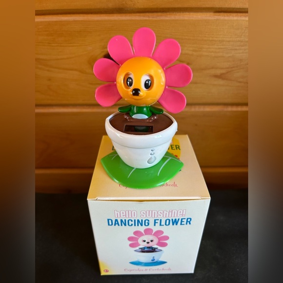 Cupcakes $ Cartwheels | Accents | Solar Powered Flower Dancing Snshine ...